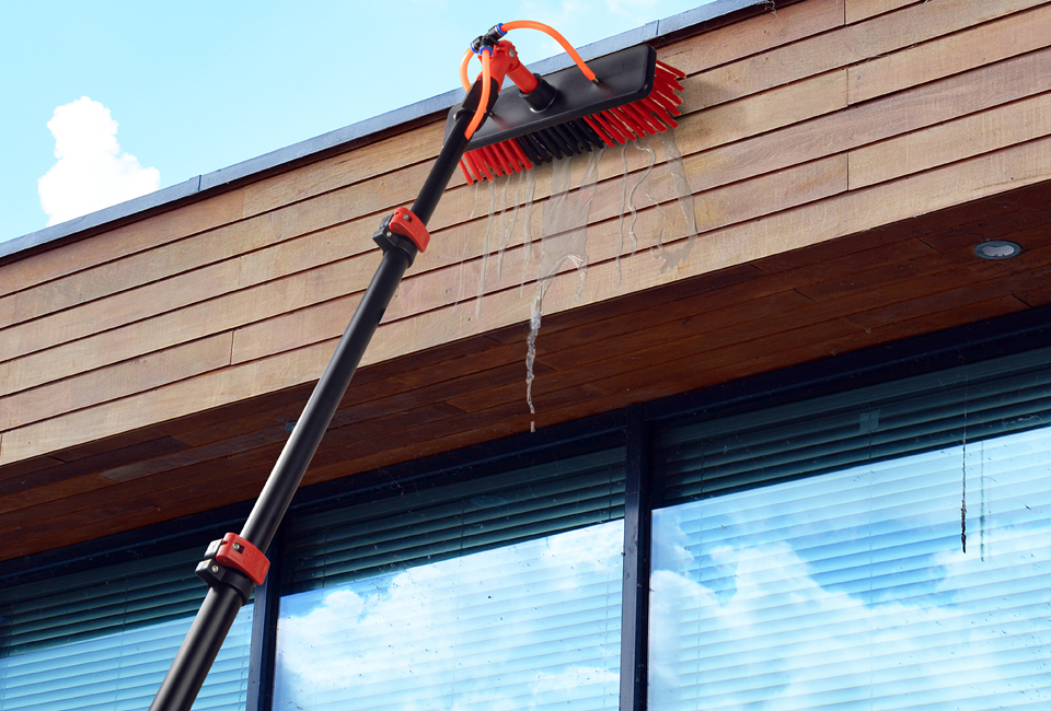 Teleskopische Wasserbürste — Outspot